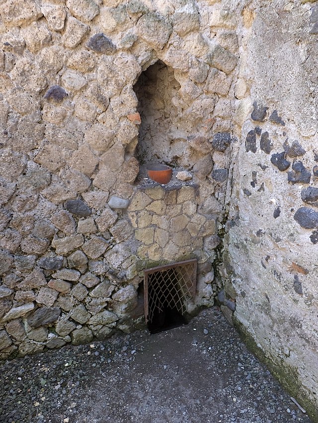 Did the ancient Romans share their toilet sponge? – Archaeology Mysteries