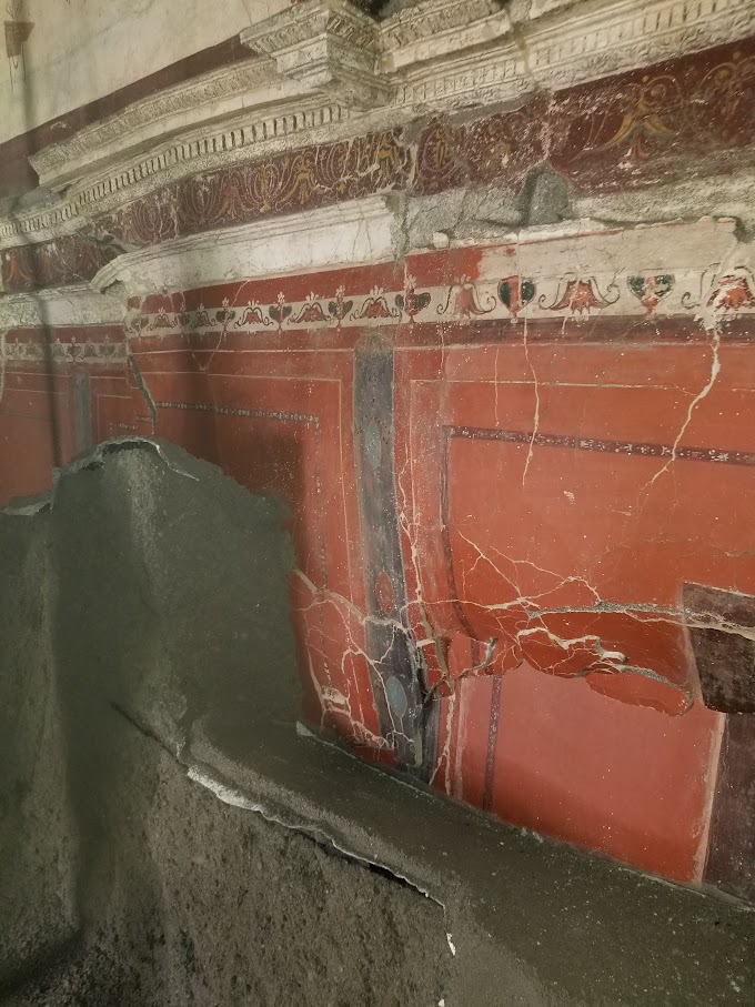 Exhibiting the famous three Woman Statues from Herculaneum – Are ...